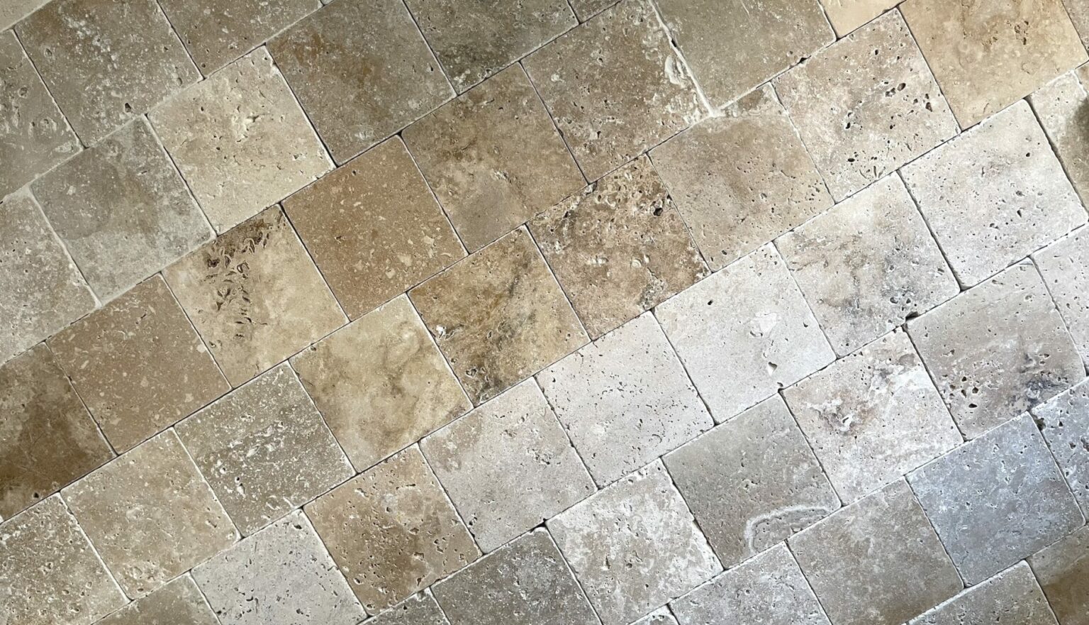 Travertin Classic Light Mix Nuancé 10x10cm, épaisseur 1cm – Prix au m² – FRANCEPIERRE