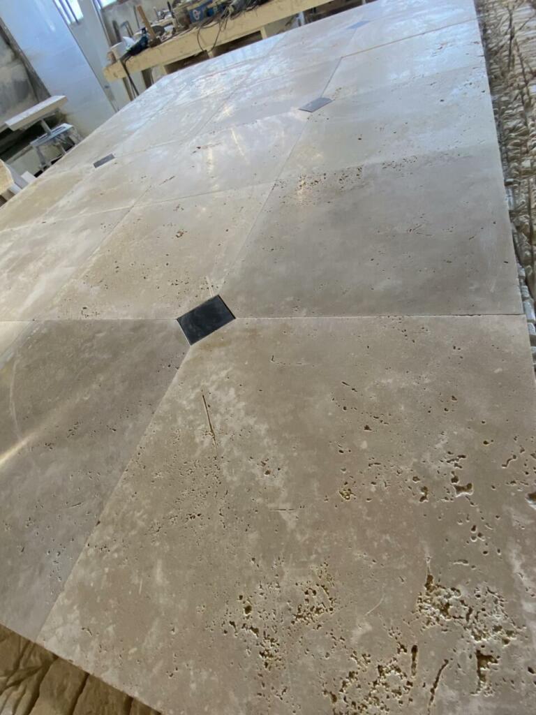 Travertin Classic Light Mix Nuancé 40,6×40,6cm cabochon 1 pan coupé, épaisseur 1,2cm – Prix au ...