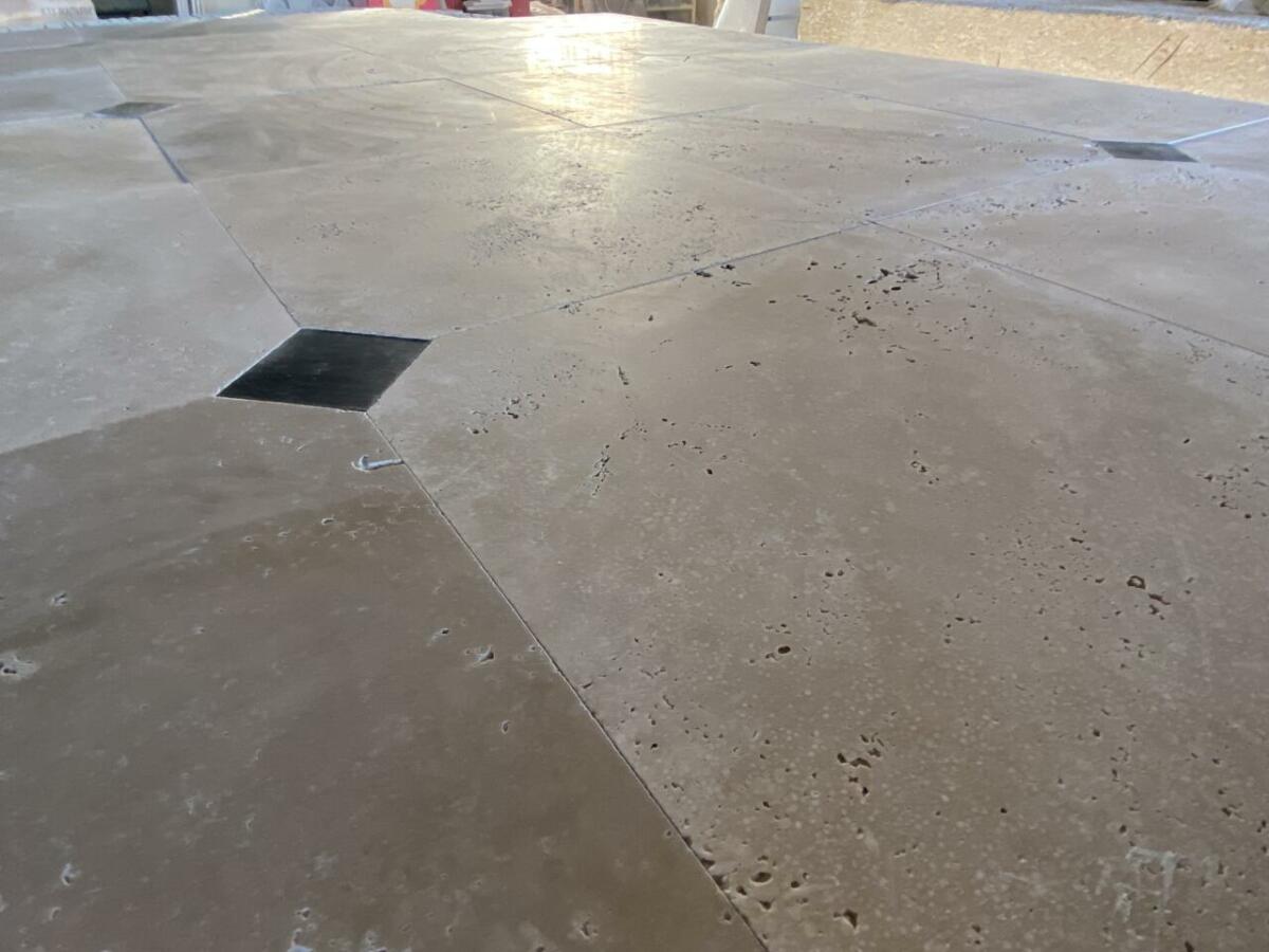 Travertin Classic Light Mix Nuancé 40,6×40,6cm cabochon 1 pan coupé, épaisseur 1,2cm – Prix au ...